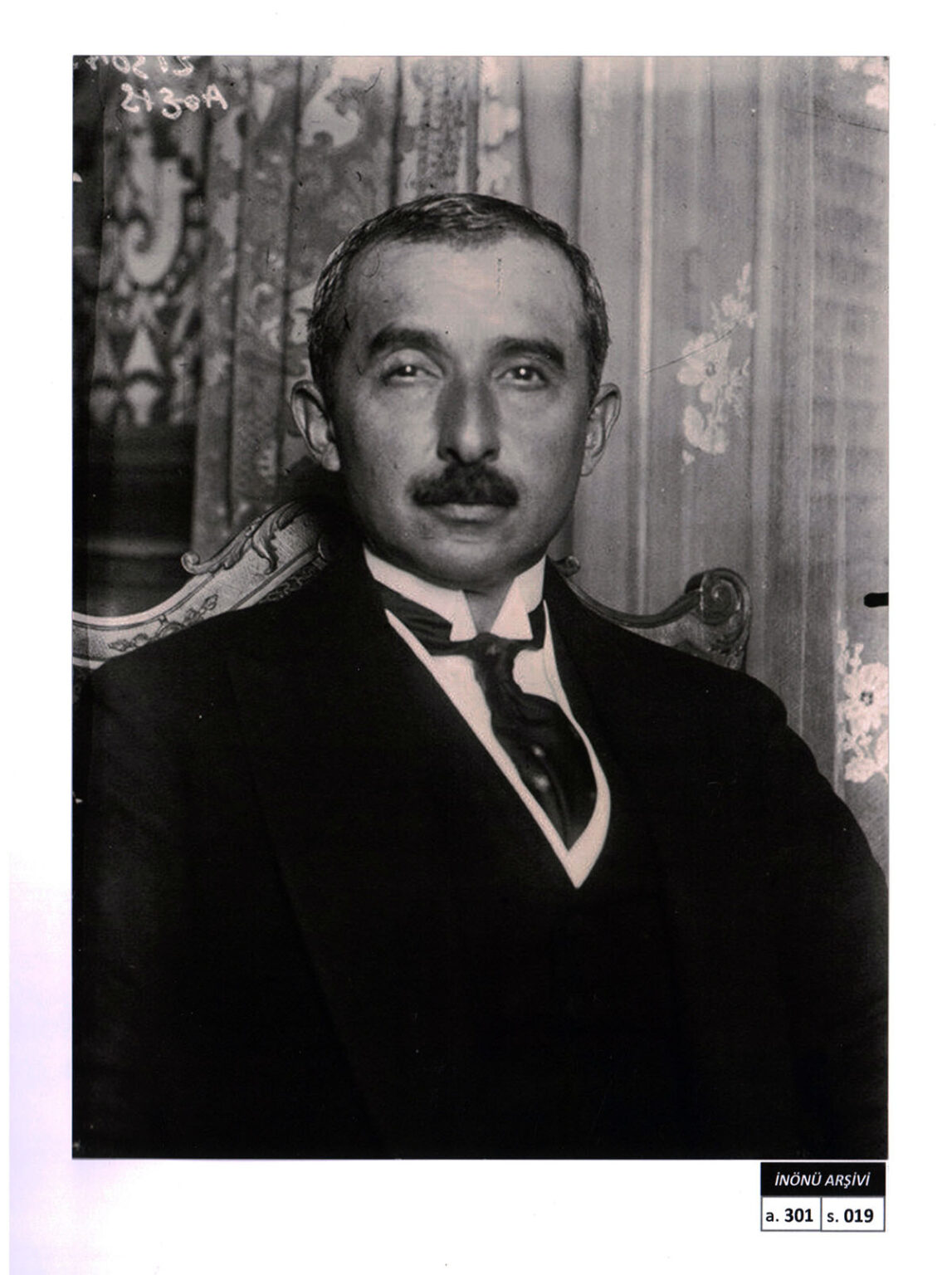 İsmet Paşa’nın Lozan’da çekilmiş portre fotoğrafı – Lozan Antlaşması